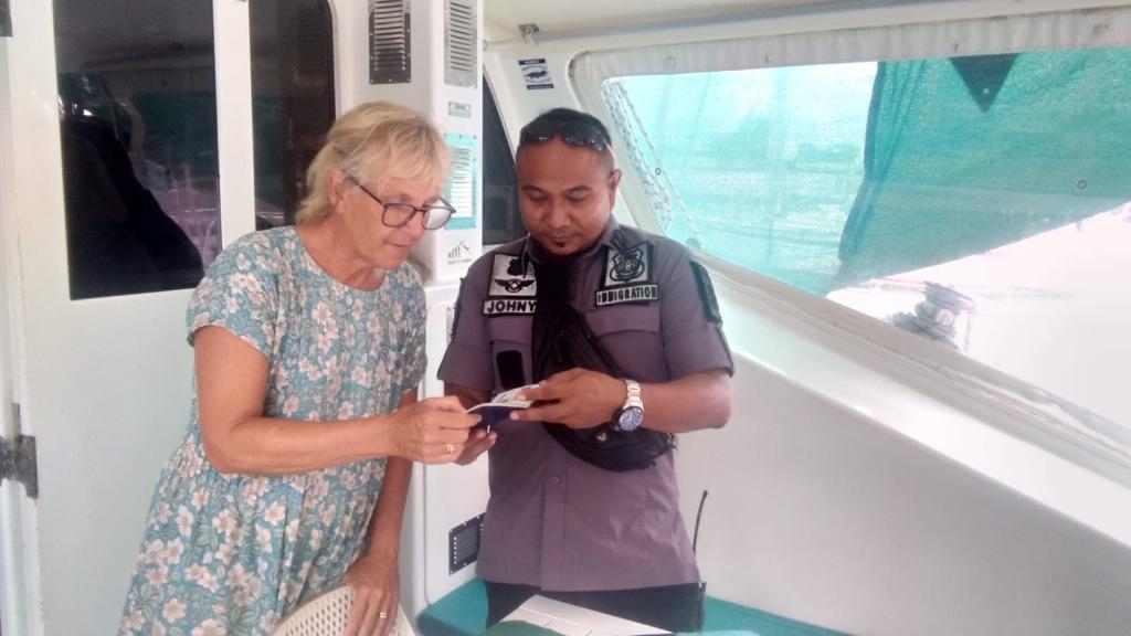 Pemeriksaan Keimigrasian pada keberangkatan Alat Angkut MY. DEO JUVANTE – Kantor Imigrasi Kelas ...